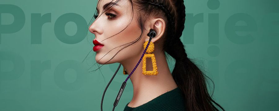 Who says wired earphones are not in trend? Have a look at Crossloop's